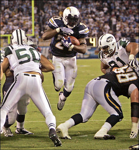 San Diego Chargers running back LaDainian Tomlinson... - The Korea Times