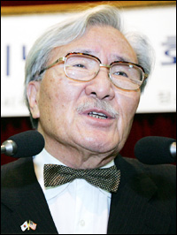 Prof. Kim’s Remarks on Roh Stirs Dispute - The Korea Times