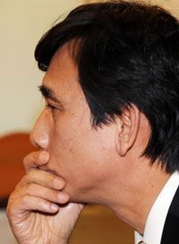 Rhyu explores the death question - The Korea Times
