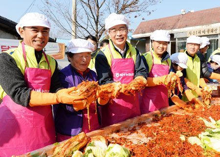 Kimchi for elderly - The Korea Times