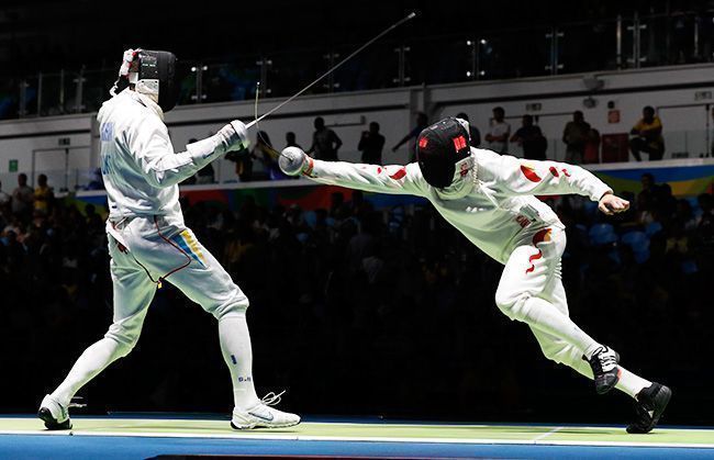 'Stab at the speed of light' (Photos) - The Korea Times