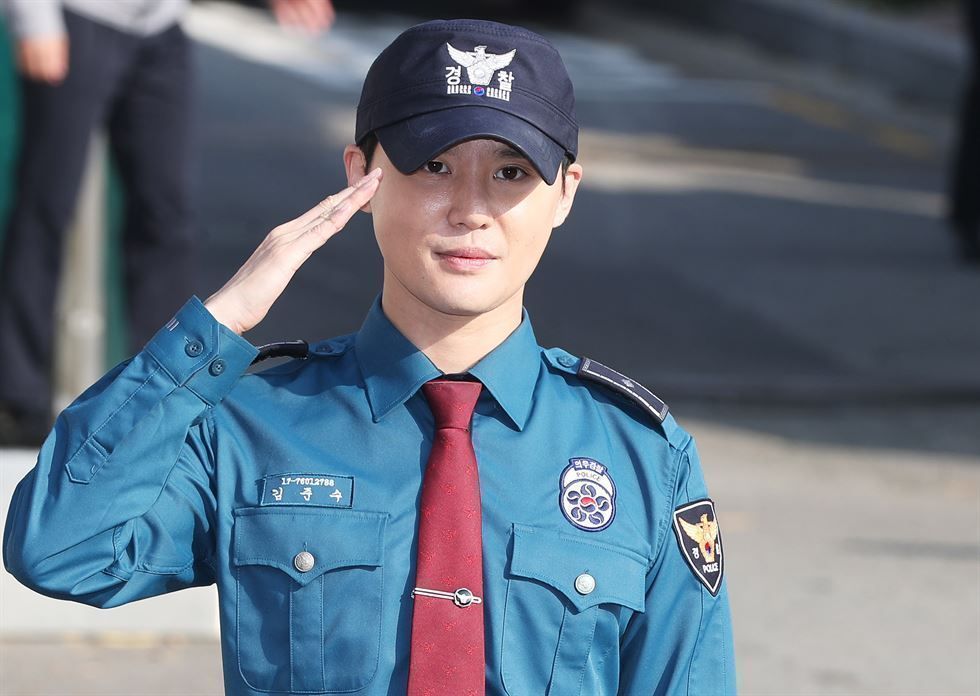 JYJ member Kim Jun-su discharged from military - The Korea Times
