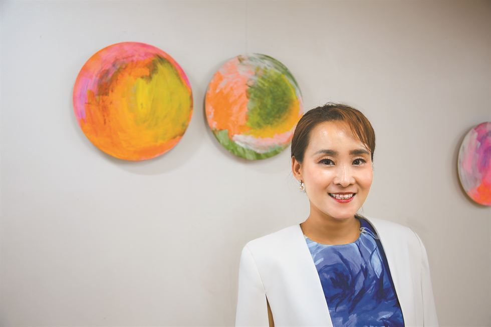 Elly Cho defies boundaries in art - The Korea Times