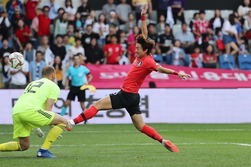 Hwang Warms Korea Up for World Cup Quest - The Korea Times