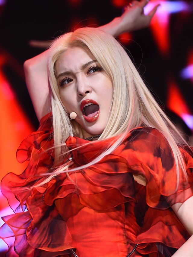Songstress Chungha to drop debut studio album next week - The Korea Times