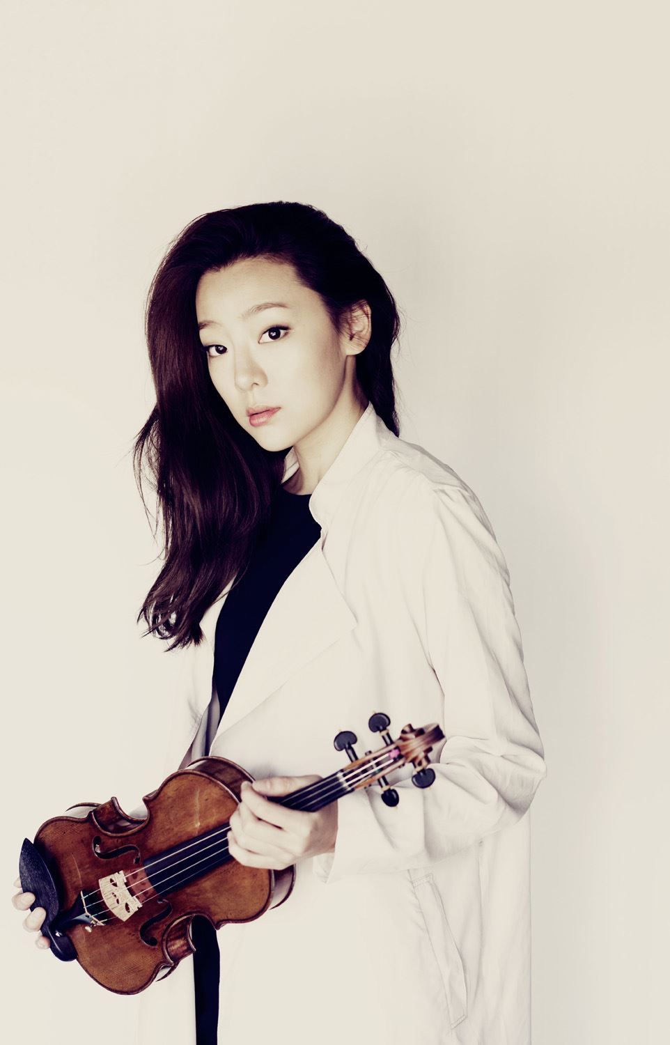 Violinist Clara-Jumi Kang plays Bach to express freedom in suffering ...