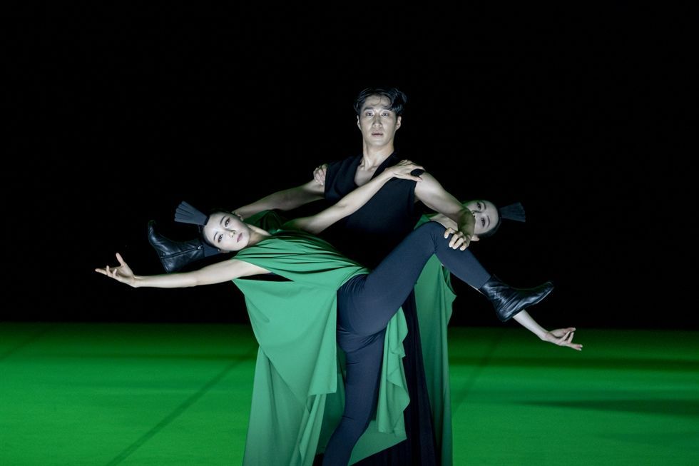 Traditional music form 'sanjo' embodied in dance - The Korea Times