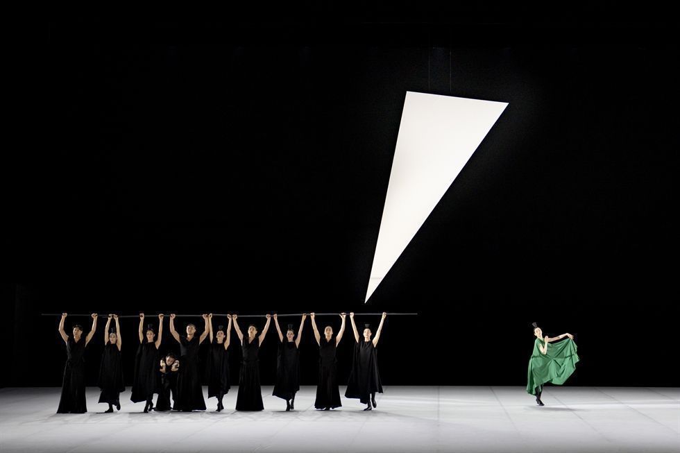 Traditional music form 'sanjo' embodied in dance - The Korea Times