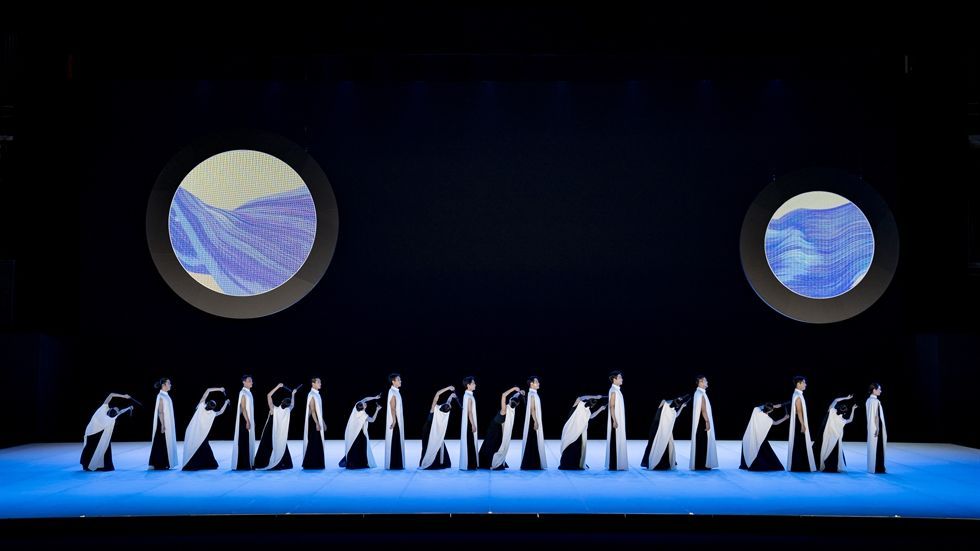 Traditional music form 'sanjo' embodied in dance - The Korea Times