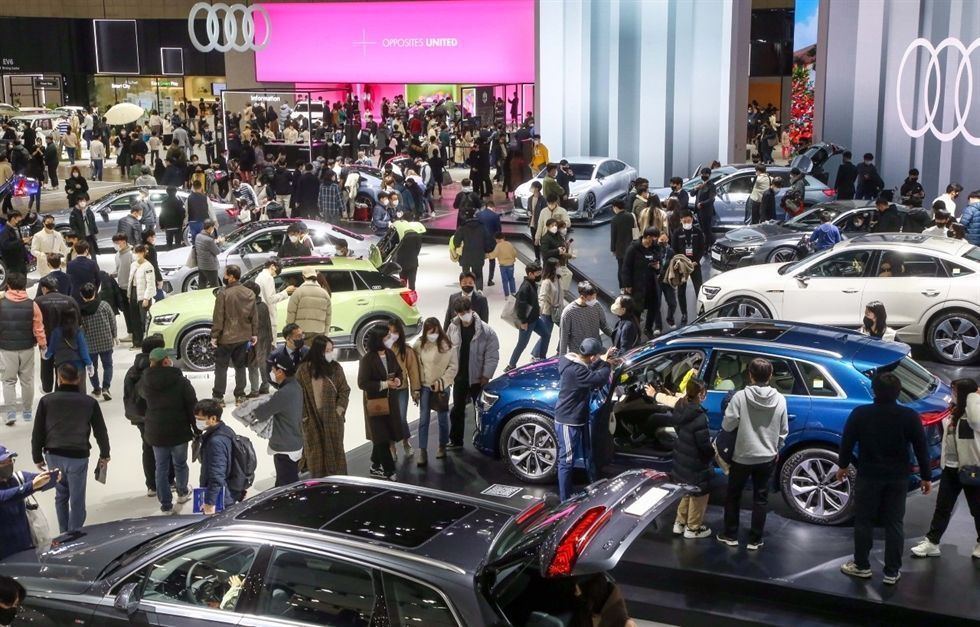 Korea's rebranded motor show staggers to address future mobility - The ...