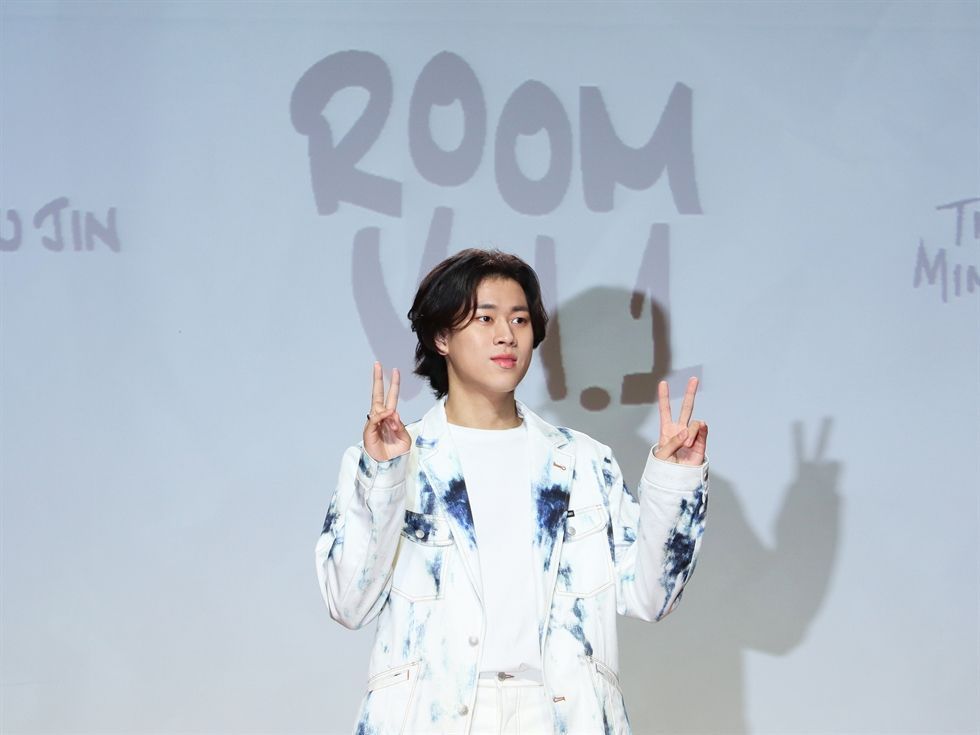 Singer Lee Mu-jin drops first EP since debut - The Korea Times
