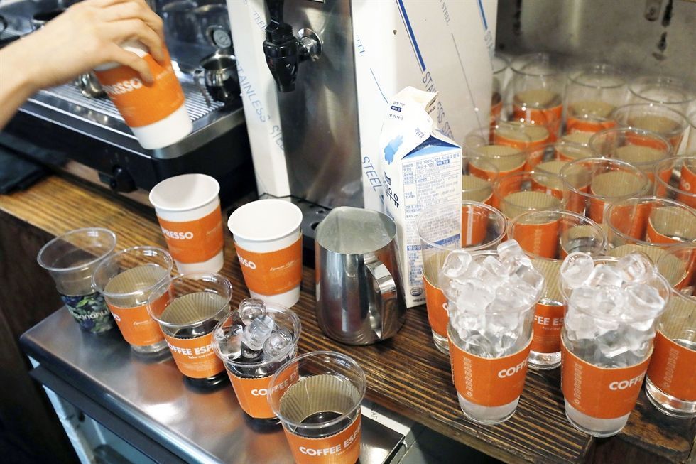 Disposable cup deposit-refund scheme to go into effect in December in ...