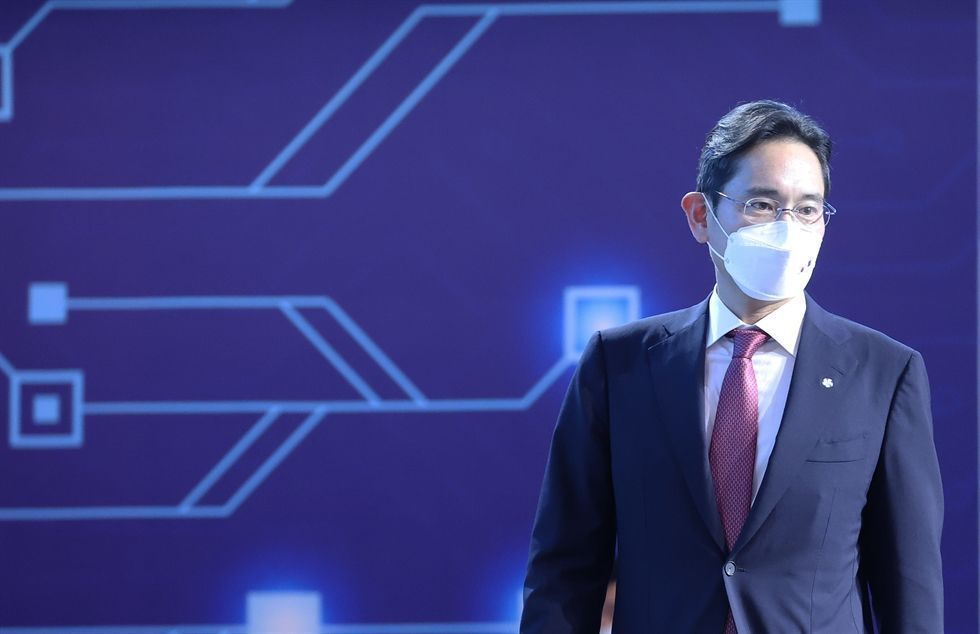 Samsung's Lee expected to meet MS, ASML CEOs this week - The Korea Times