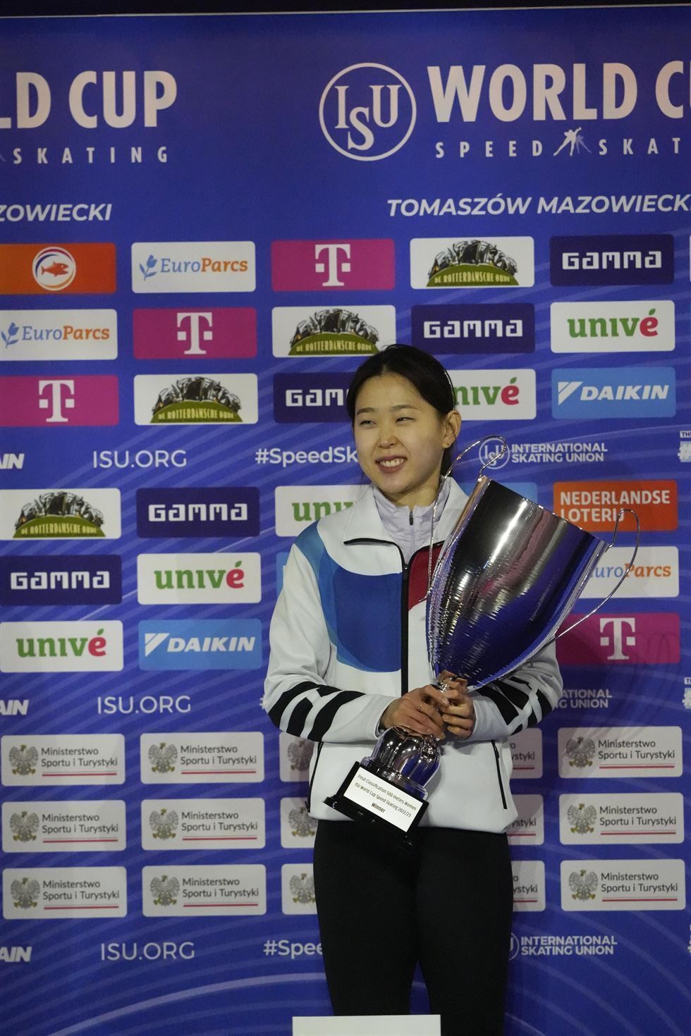 Korean speed skater Kim Min-sun goes for 1st world title - The Korea Times