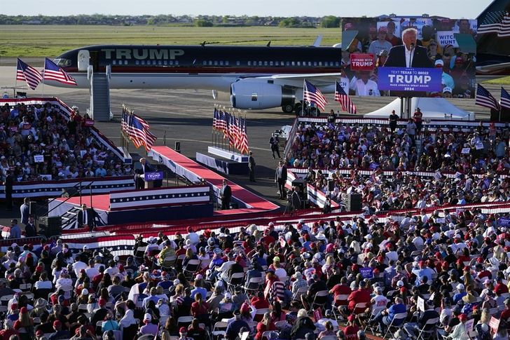 Trump, facing potential indictment, holds defiant Waco rally - The ...