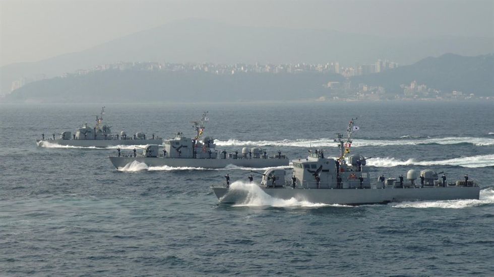 S. Korea fires warning shots after N. Korean patrol boat crosses ...