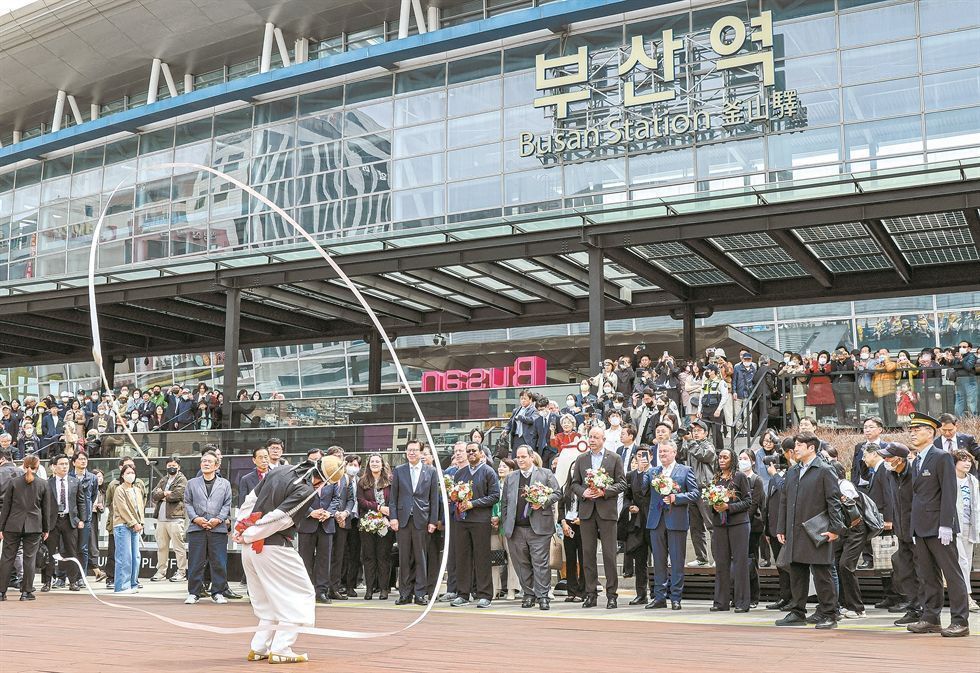 BIE delegates arrive in Busan for three-day inspection - The Korea Times