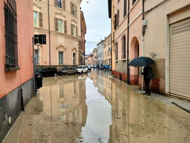 Eight dead, Grand Prix postponed after flooding in northern Italy - The ...