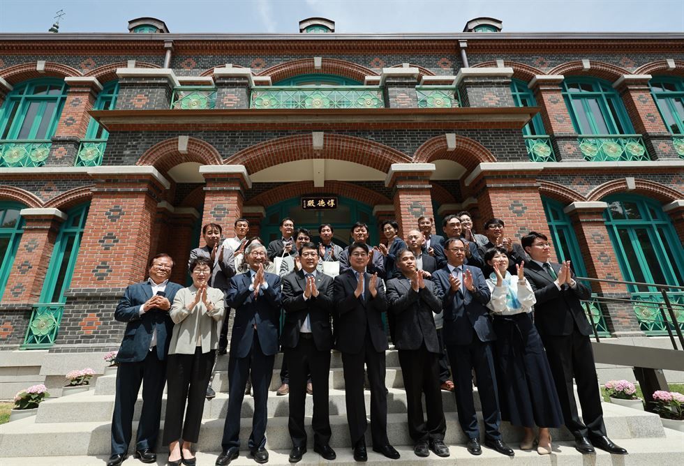 Signboard for Korean Empire building unveiled - The Korea Times