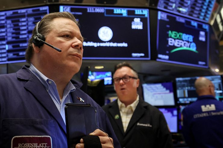 Wall Street climbs again to tack more onto its big rally for year - The ...