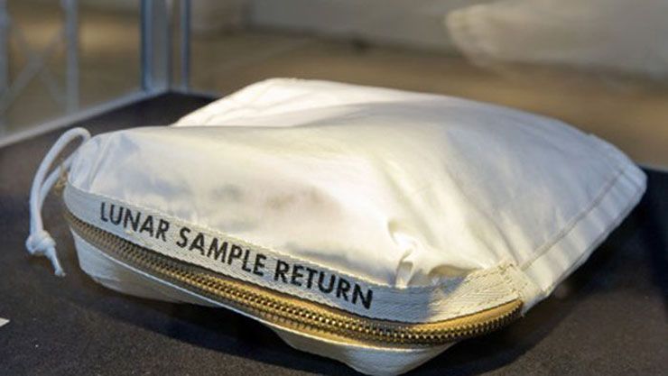 Apollo 11 moon dust sells for $1.8 mil - The Korea Times