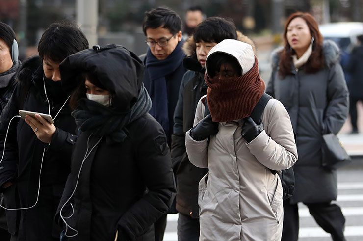 Icy cold winds freeze Korea [PHOTOS] - The Korea Times