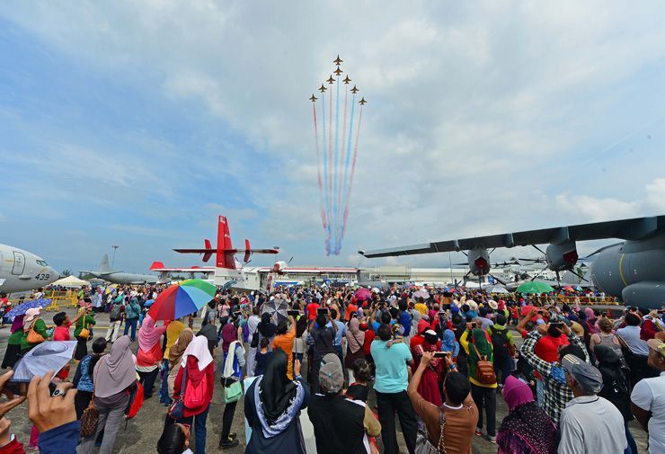 S. Korean aerobatic flight team flies high at Malaysian air show - The ...