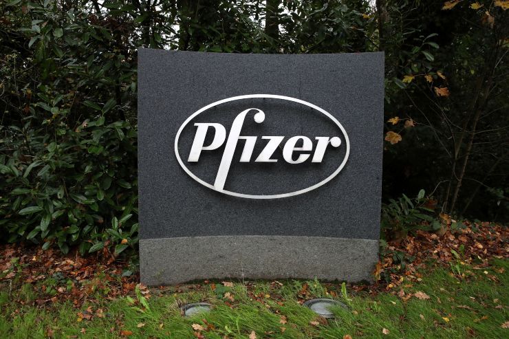 EU seals deal with Pfizer-BioNTech for supply of 300 mil. doses of ...