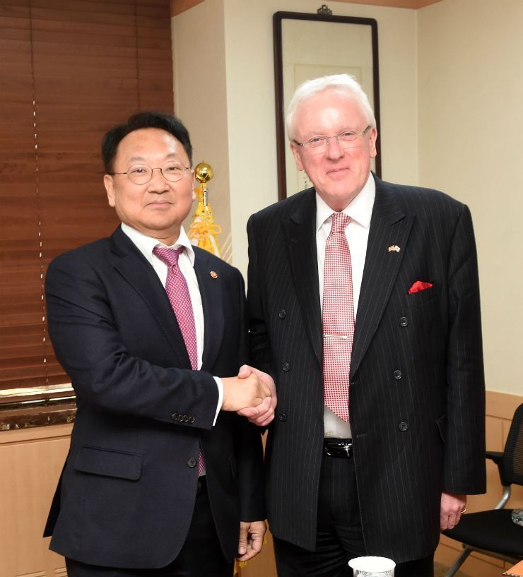 Yoo-London Lord Mayor meeting - The Korea Times