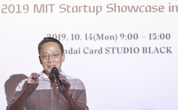 Hyundai Card CEO 'in love' with startups - The Korea Times