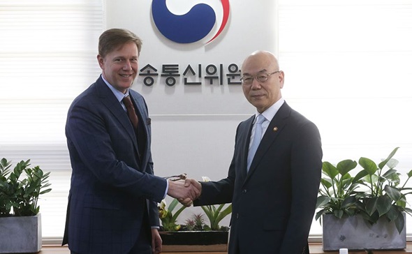 Facebook faces criticism over two-faced attitude - The Korea Times