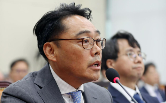 Adidas Korea CEO faces criticism for speaking English at Assembly ...