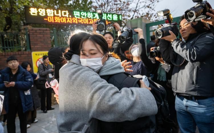 Over 500,000 students sit Korea's national college entrance exam - The ...