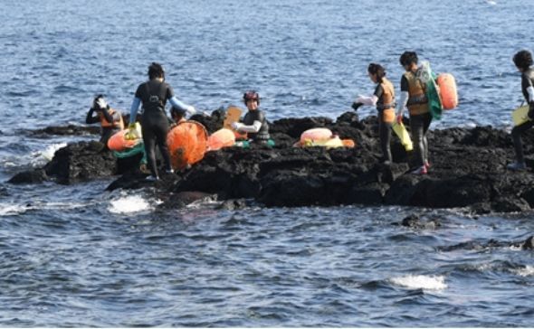 Studying Jeju Island's endangered language - The Korea Times