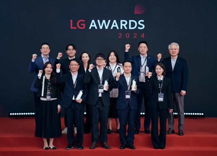 LG chief calls on employees to exceed customers' expectations - The ...