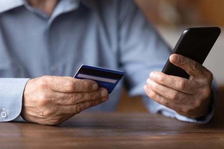 80% of baby boomers use mobile banking - The Korea Times