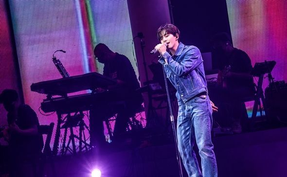 2PM's Lee Jun-ho proves versatility at 'Before Midnight' concert - The ...