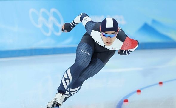 Speed skater delivers on big pre-Olympic talk with 2nd straight bronze ...