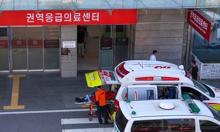 Ambulance transport time rises 22% amid doctor shortage at hospital ERs ...